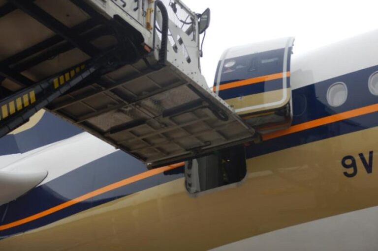 How Flight Catering Facilities & Aircraft Catering Trucks Work